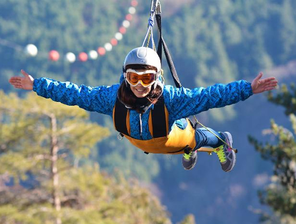 Une des plus longues tyroliennes d'Europe (1600m) 90Km/ 1h00 :: Lokaki